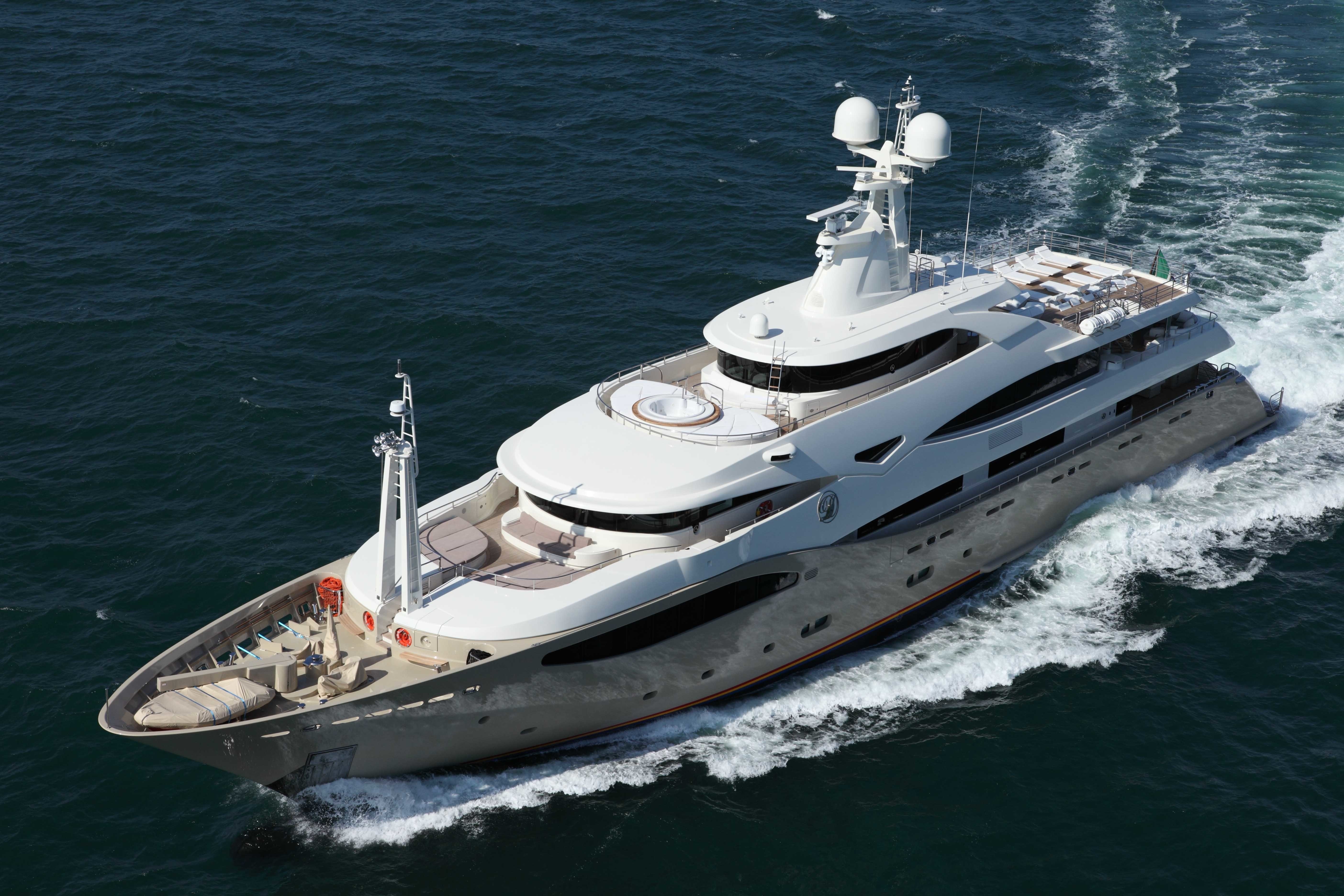 Light Image Gallery – Luxury Yacht Browser | by CHARTERWORLD Superyacht ...